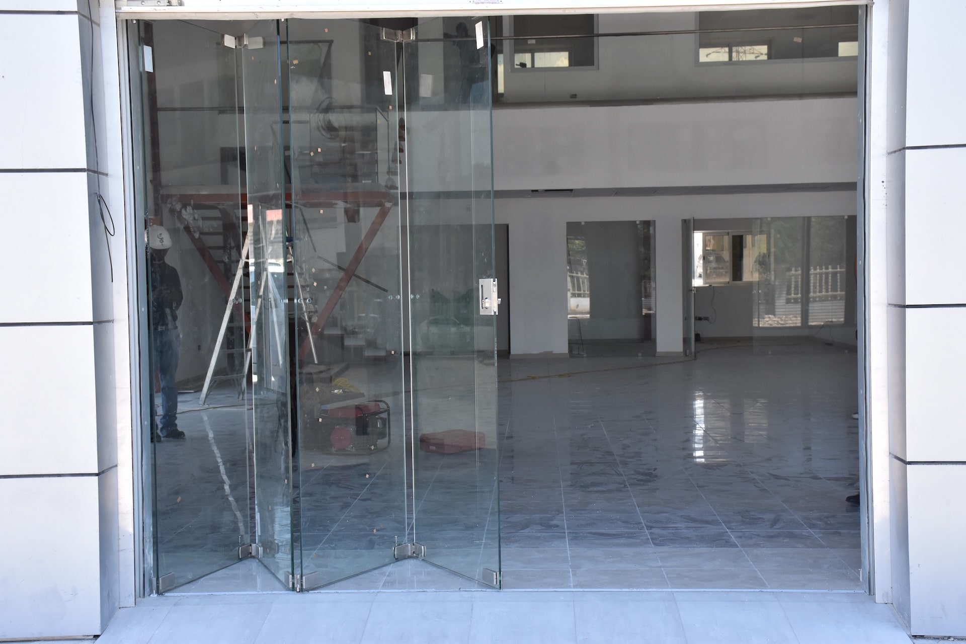 Frameless Doors – Atlantic Doors & Windows Manufacturing S.A.